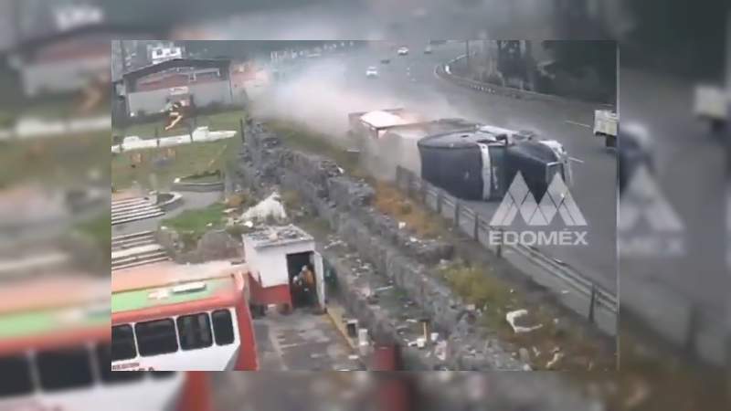 Tráiler Se Queda Sin Frenos Y Choca Contra Ocho Vehículos En Iztapalapa
