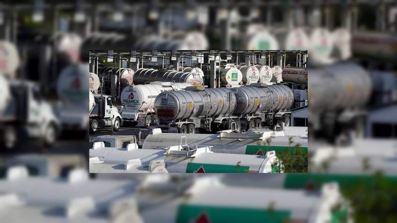 Se desploma el precio del petróleo mexicano Se desploma el precio del petróleo mexicano