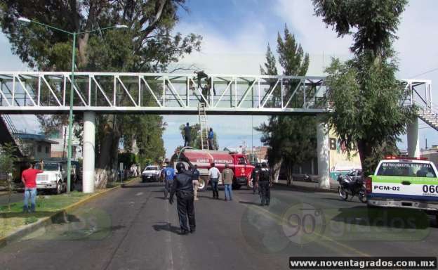 Rescatan a suicida en Zamora, Michoacán Rescatan a suicida en Zamora, Michoacán