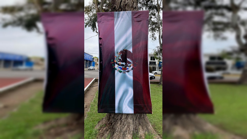 Gobierno de Nayarit pone colores de Morena en bandera de México en ...