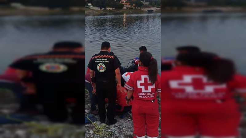 Pareja se ahoga en laguna tras meterse a nadar en Puebla
