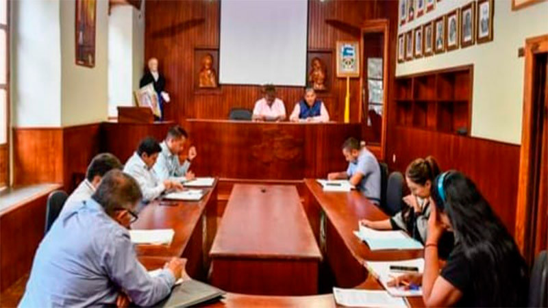 Regidores de oposición se "salan" Sesión de Cabildo