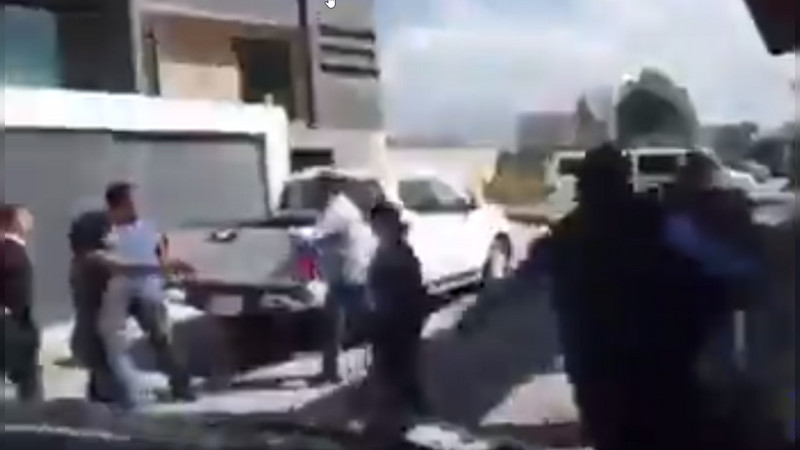 Notario de Zacatelco se enfrenta a golpes con vecinos de San Lucas ... Notario de Zacatelco se enfrenta a golpes con vecinos de San Lucas ...