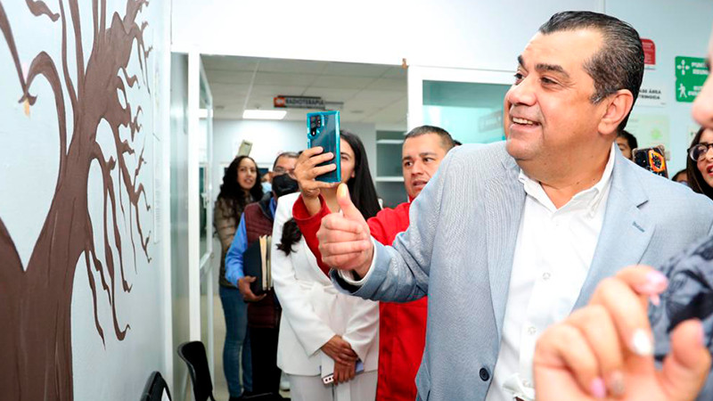 Con mural, SSM conmemora Día Mundial contra el Cáncer