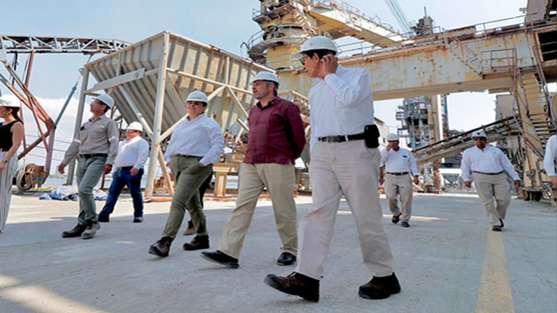 Visita Bedolla planta Fertinal en Lázaro Cárdenas; garantizados los ...
