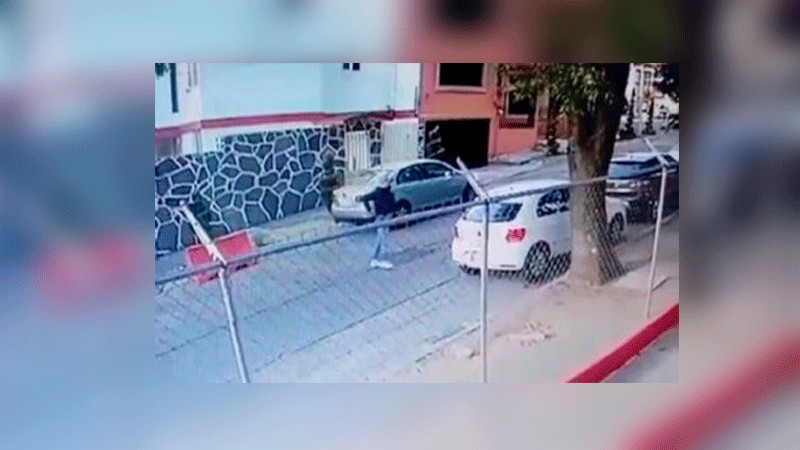 Video capta robo de vehículo propiedad de una maestra de kínder, en ... Video capta robo de vehículo propiedad de una maestra de kínder, en ...
