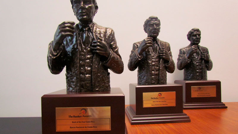 México recibe premio por emisión de bono sustentable en dólares ...