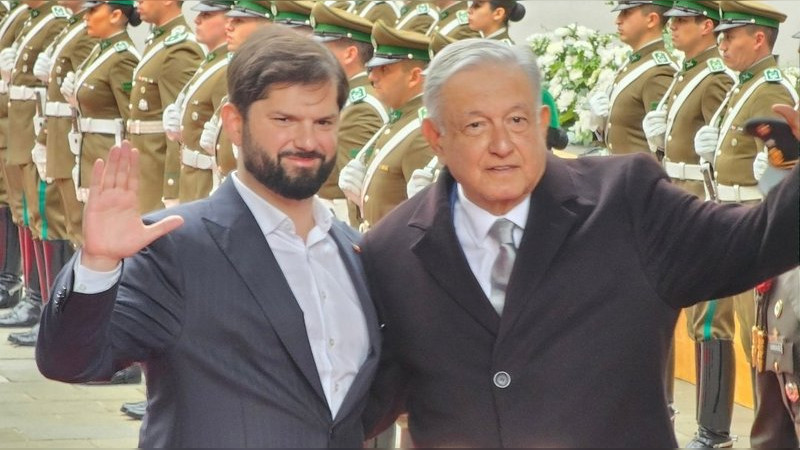 AMLO visita Palacio de la Moneda en Chile; es recibido por Gabriel Boric, presidente de Chile