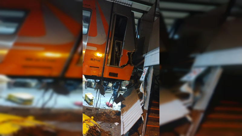 Se estrella convoy del metro de la Ciudad de México