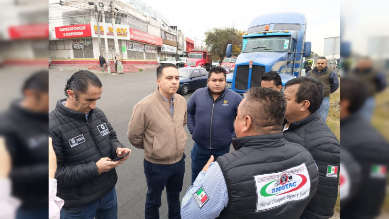Gobierno de Querétaro y AMOTAC logran acuerdos y evitan paro