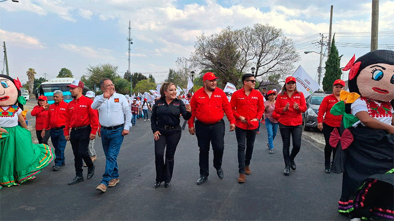 Se encuentra Rosa Elia Milan con cuitzenses de la cabecera municipal