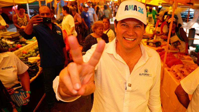 En tianguis y mercados, Alfonso multiplica apoyo de las y los morelianos