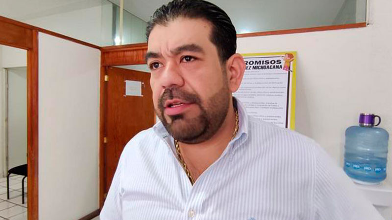 Desbandada del Sol Azteca, Huacus Esquivel también se va del PRD