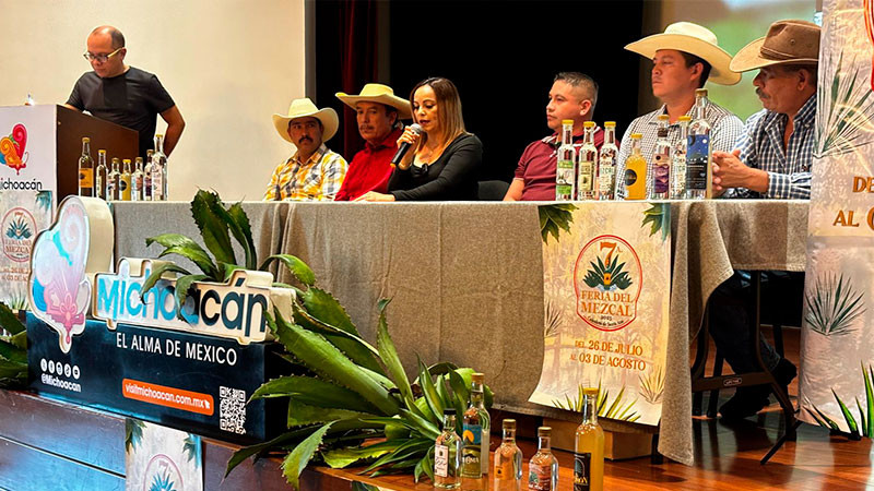 Vive la tradición y el sabor en la feria del mezcal de Turicato: Sectur