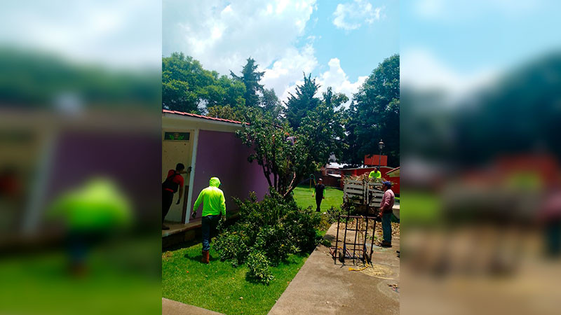 Refuerza Alma Mireya González cuidado de áreas verdes escolares y dan ...