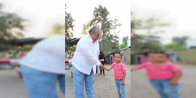 Ángel Cedillo lleva actividades a más de diez mil niños de Uruapan