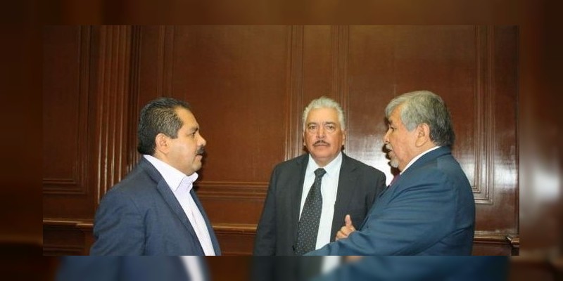 Por incumplido, comunidades le dan la espalda al diputado Ángel Cedillo