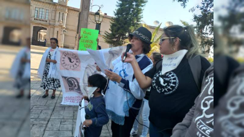 Por buscar a su hijo, Rebeca Alfaro es amenazada por el ejército