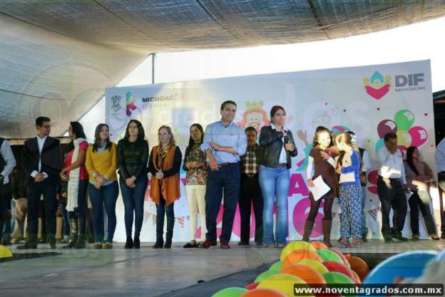 Silvano Aureoles Hijas Gem Haremos De Zitácuaro Un Modelo De