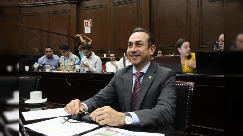 Para respetar la Constitución, no se requiere del aval de un notario ...